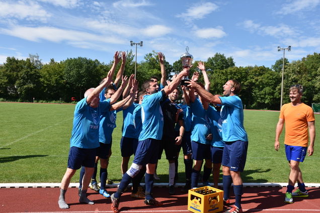 2018 - Kicken für Kids - VKKK Verein zur Förderung krebskranker und ...